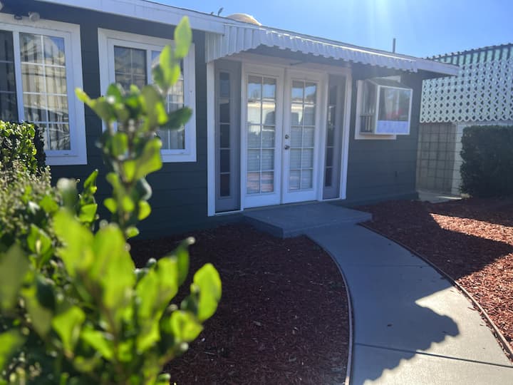 Bright & Charming Studio, Great West Side Location - Dockweiler Beach, Playa Del Rey