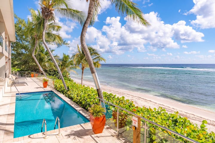 Lovely Ocean Front Sea Palm Villa #5 - Cayman Islands