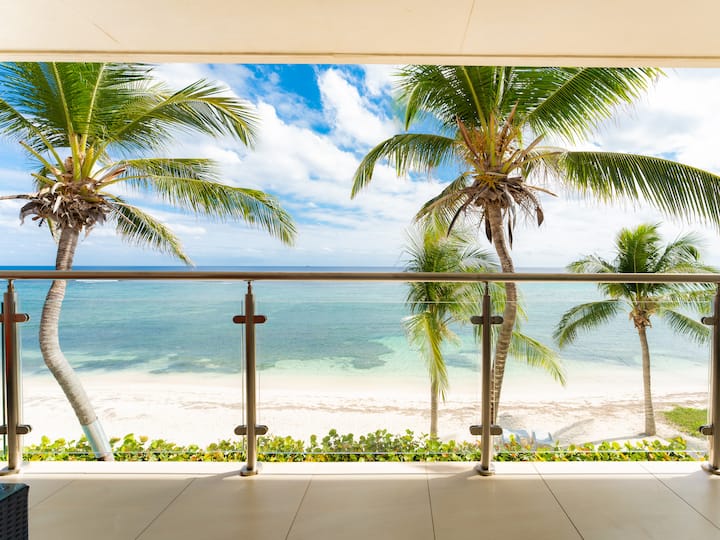 Stunning Ocean Front Sea Palm Villa #8 - Cayman Islands