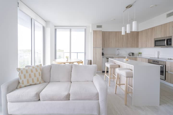 Chic Stay By Design District, Pool & Gym Access - Miami, FL