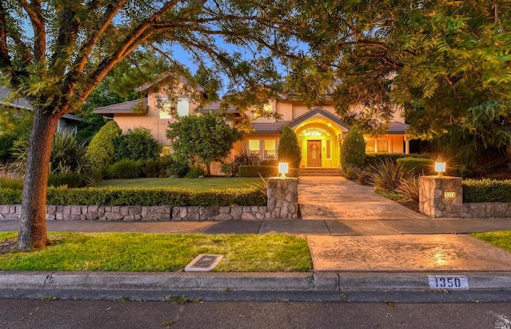 Browns Valley -Minutes To Downtown Napa. Fast Wifi - Yountville, CA