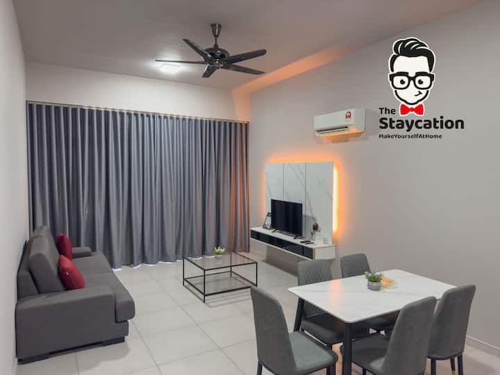 Staycation Homestay 32 The Echelon Near Airport - Kota Samarahan