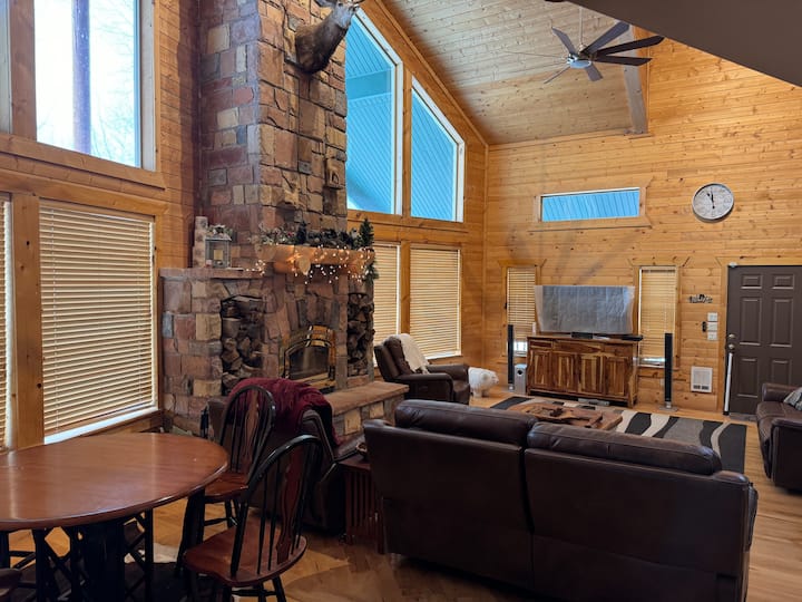 Sweet Cabin Life - Luxury Retreat - Brian Head, UT