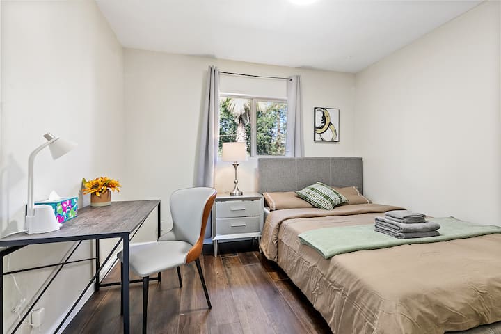 Jane's Home (Tu) | Central Location Bedroom - 1 - Santa Clara, CA