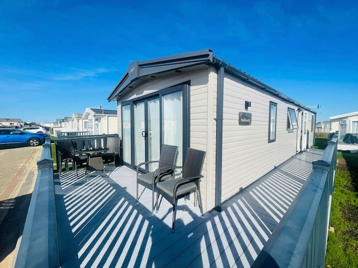 Sunshine And Sea View Lodge - Selsey
