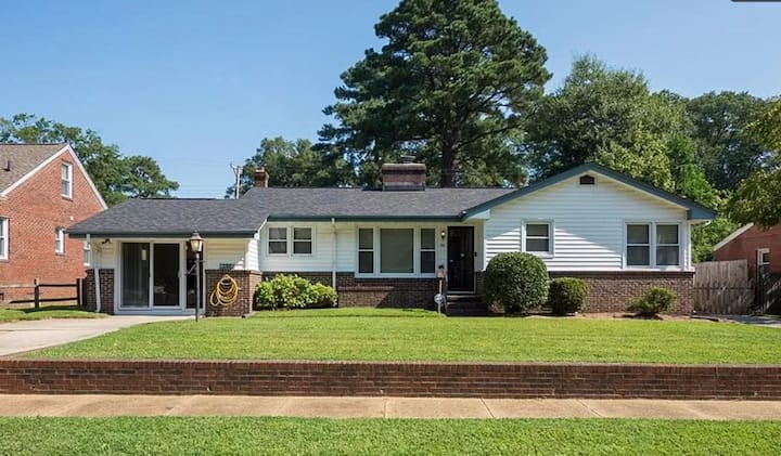 3 Bdrm Home With Hot Tub - Norfolk, VA