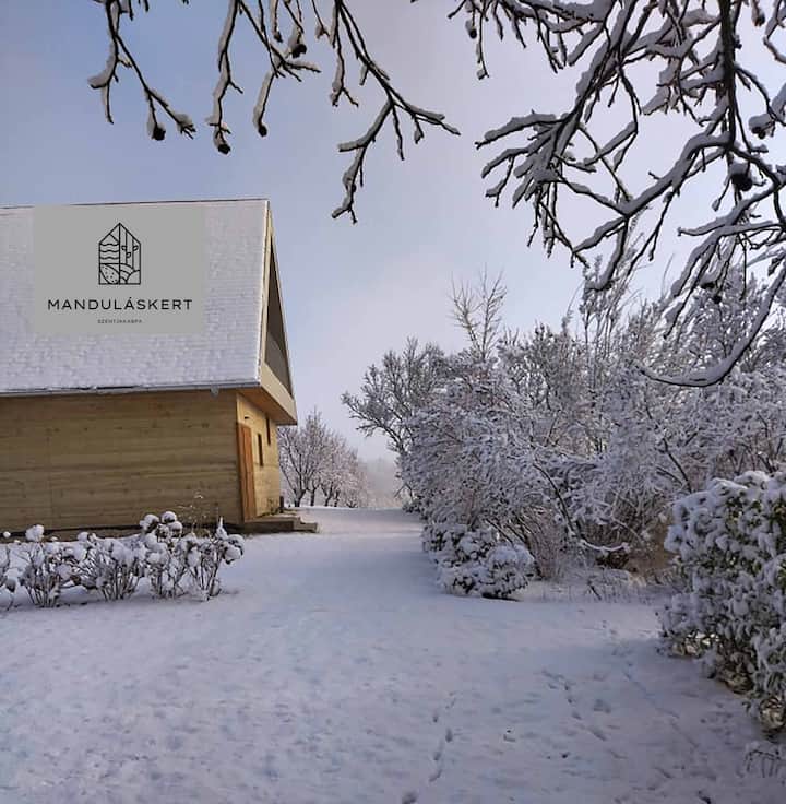 Manduláskert, Mandulás Ház - Hungary
