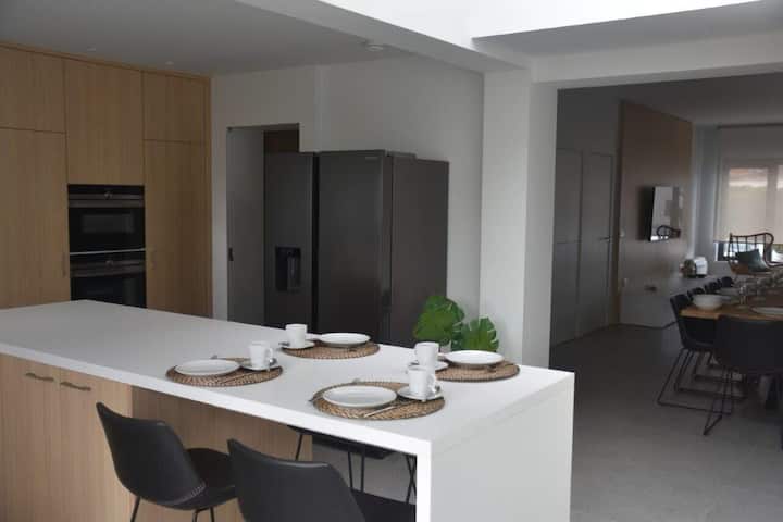 Vernieuwde Bel-étage Rijwoning Met Balkon - Mechelen