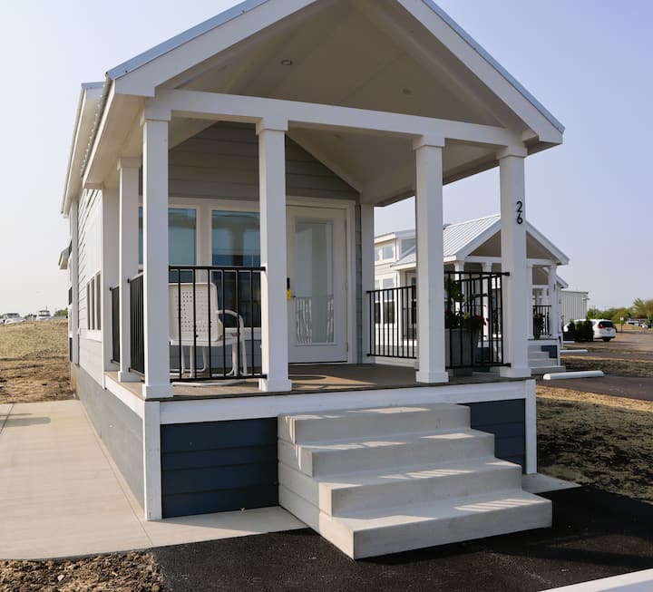 Luxury Bayfront Tiny Home #26 - Sandusky, OH