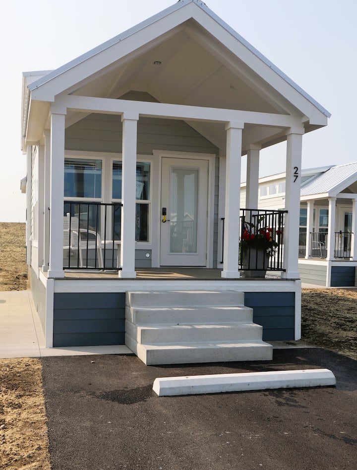 Beautiful Bayfront Cottage #27 - Sandusky, OH