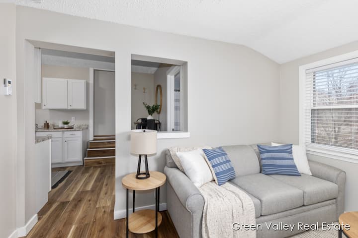 Luxury Apt Near Dwntwn Musk/lake - Muskegon, MI