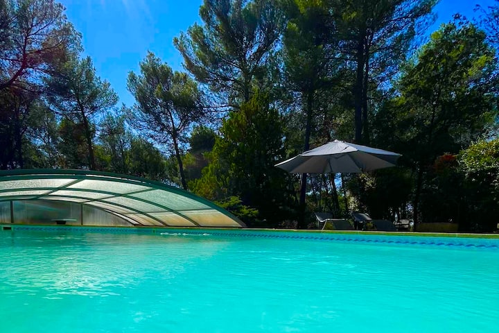 Piscine, Villa Et Cigales - Rognes