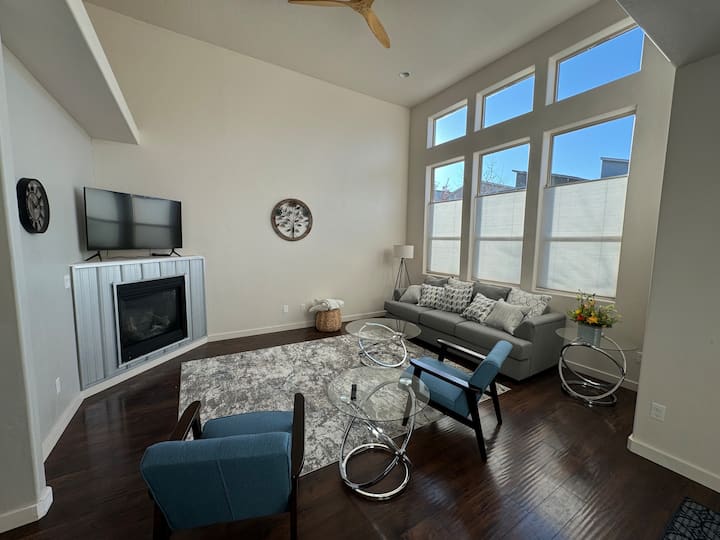 Contemporary Townhouse - Meridian, ID