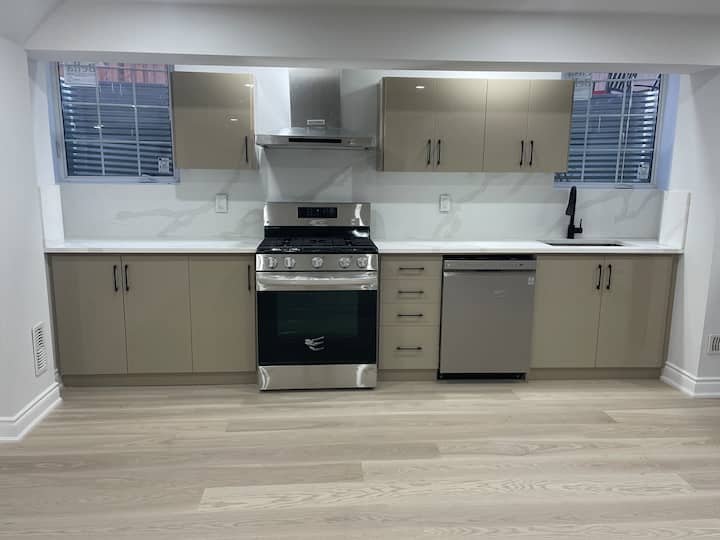 2 Bedroom 3 Bed Apt In Oakville - Milton
