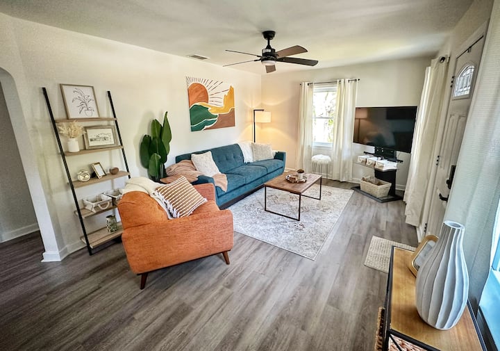 The Hideaway - St. Petersburg, FL