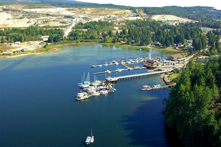 Oceanview Family Suite B - Sechelt