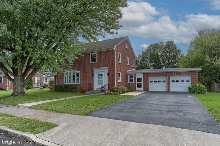 Charming 4 Br House - 30+ Day Rental - Hershey, PA