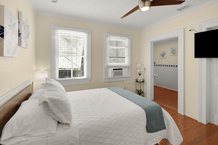 Knowles House/free Onsite Parking/close To Duval - Key West, FL