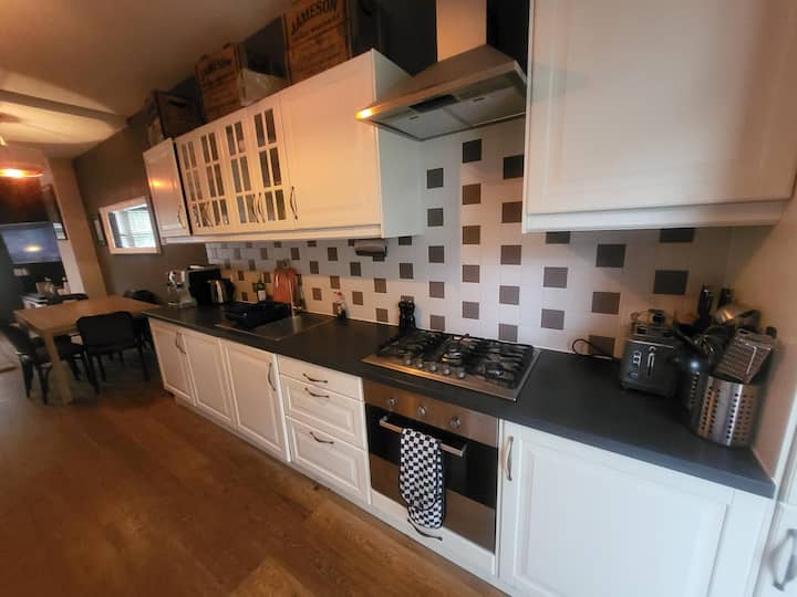 Whole Apartment & Garden In West 10 Mins From Town - Amsterdam