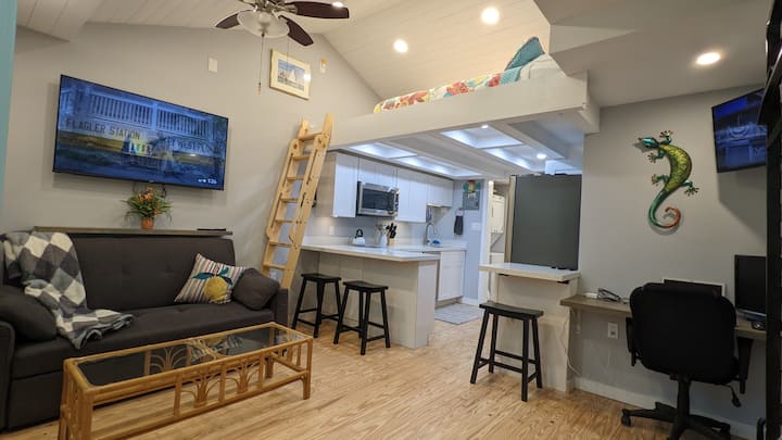 Old Town Gated Studio, Great Location, Great Value - Key West, FL