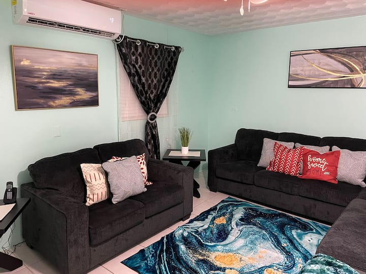 Wally's Haven - Nassau