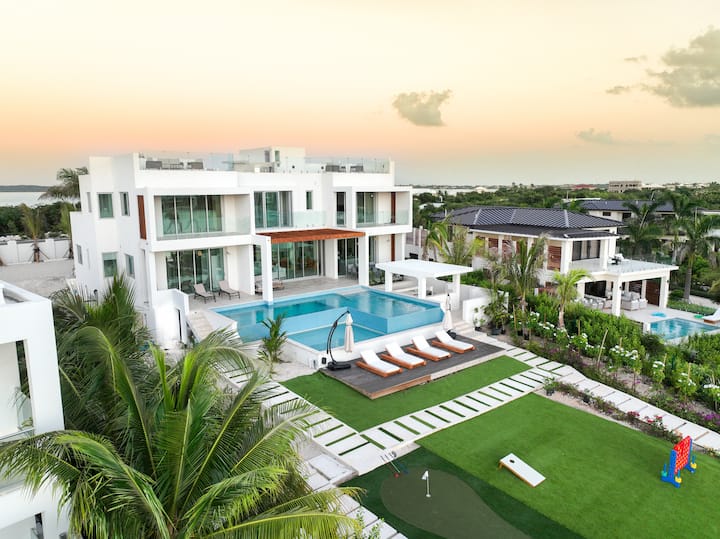 Azure Sunset Villa - Turks and Caicos Islands
