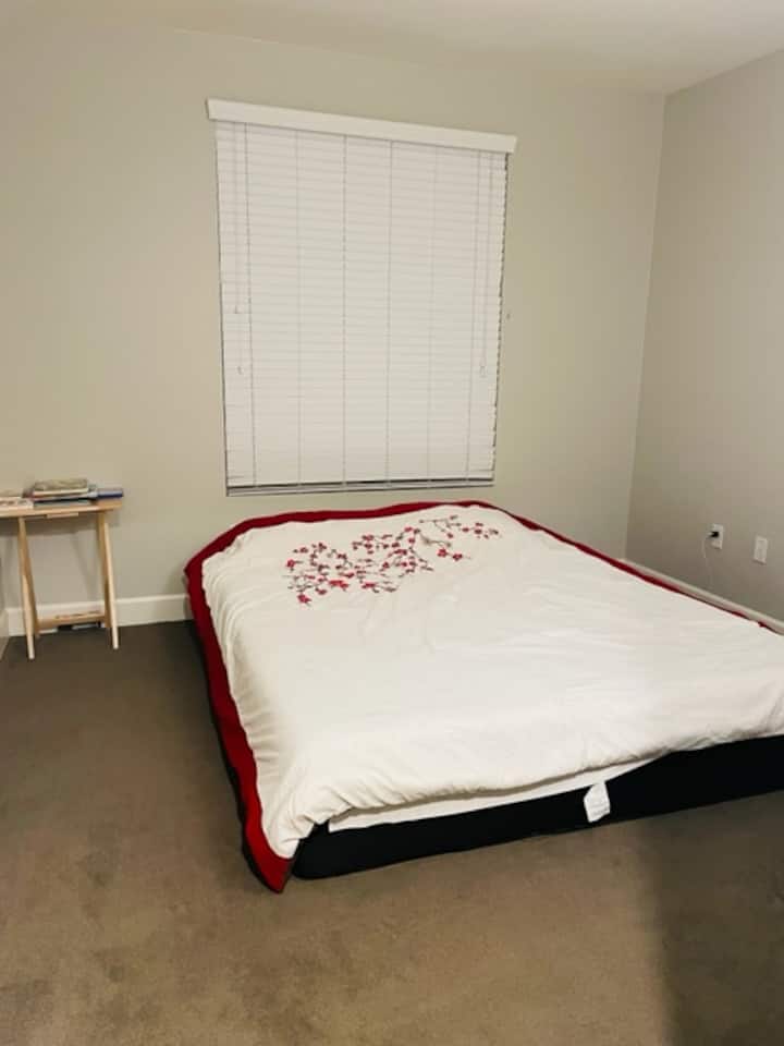 Affordable 2 Bedroom Apt In Orange County - Laguna Hills, CA