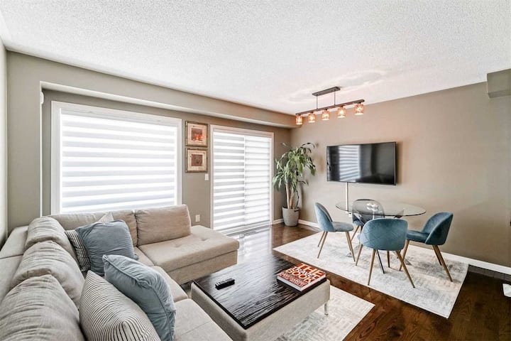 Enchanting Haven: Timeless Charm - Oakville