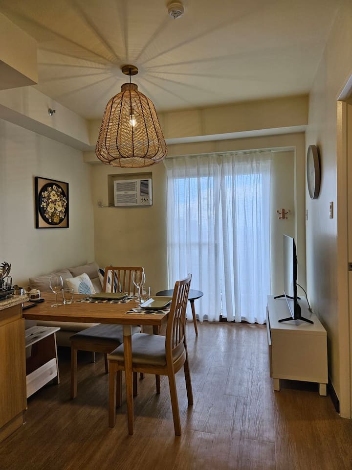 Get Calm & Cozy In Brixton Place - Taguig