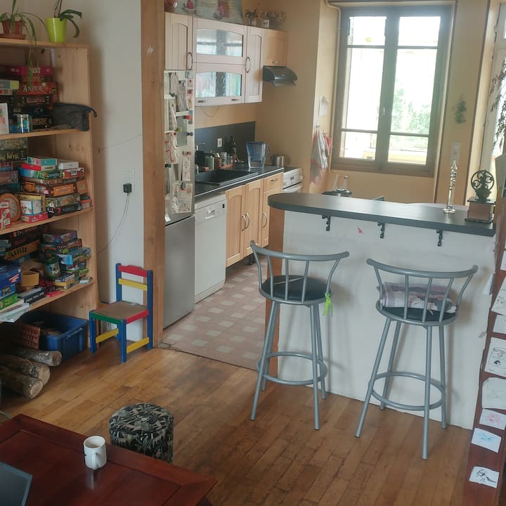 Chambre En Coloc éColo + Arrêt De Bus - Châteauroux