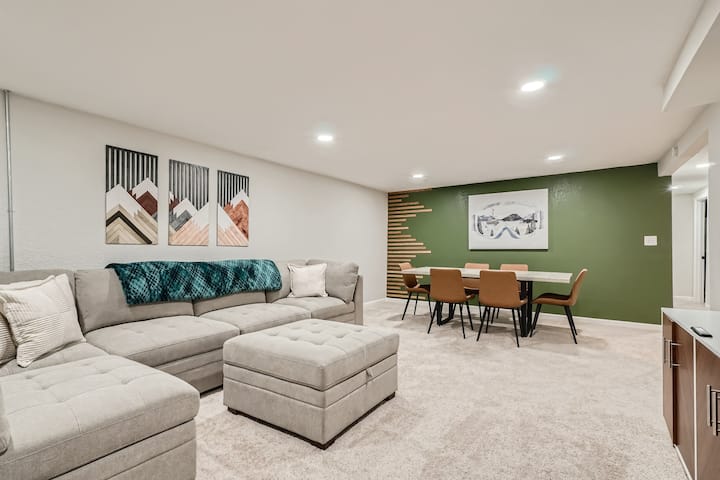 Denver Retreat - Spacious/hot Tub/bbq/central - Westminster, CO