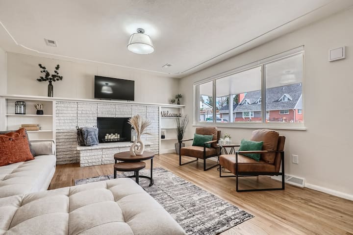 Denver Escape! - Spacious/hot Tub/bbq/central - Denver, CO