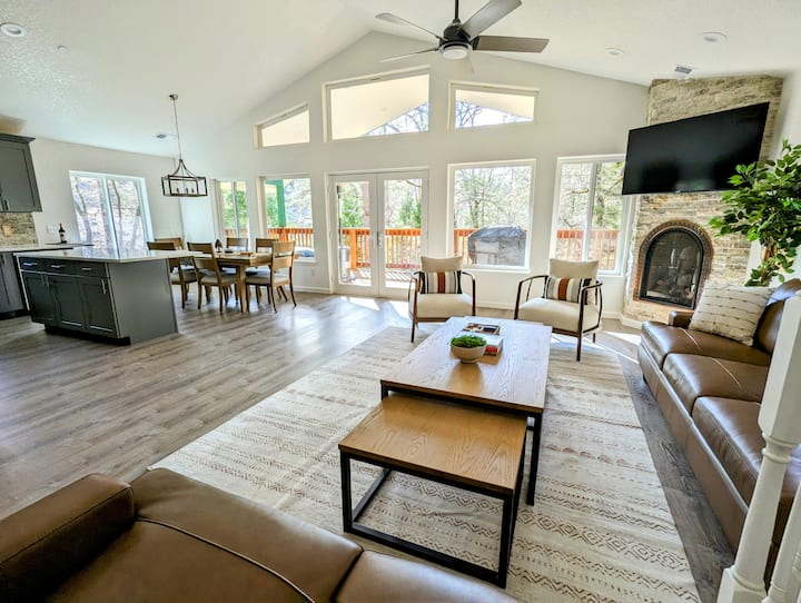 Rare Brand New Cabin | High Ceilings | Lake Access - Groveland, CA