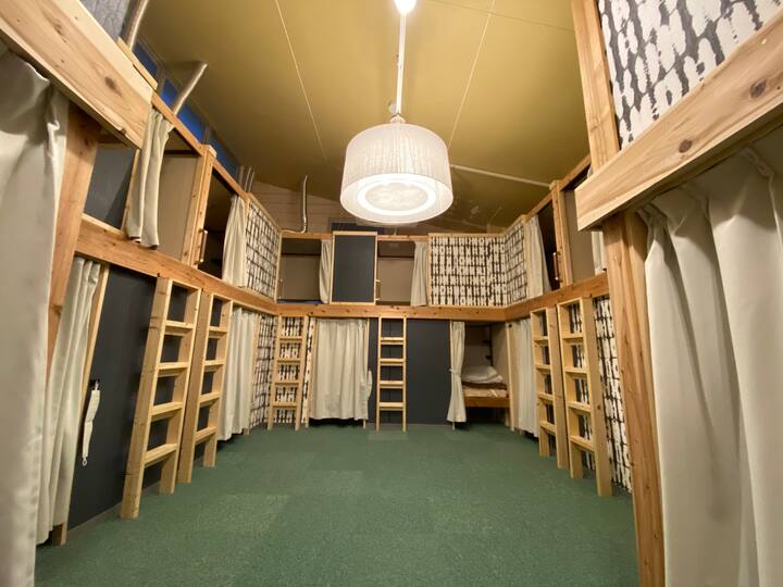 Castle-adjacent Comfort Dorm Bed, 1min Supermarket - Osaka