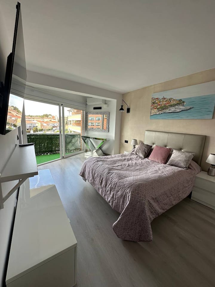 Beachfront Salvador Apartments - Calafell