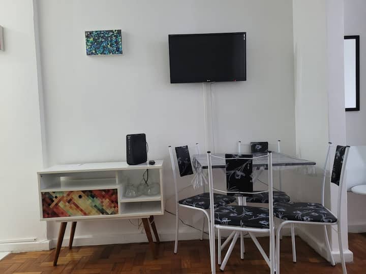 Mvc 15/213 -Lindo Conjugado - Copacabana- 2º And. - Rio de Janeiro