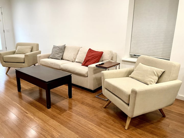 West Town Apartment By The Park - Chicago, IL