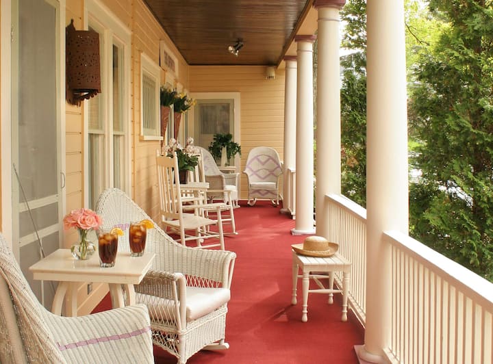 The Spencer Hotel Jr Suite 401 Robert Burns - Chautauqua, NY