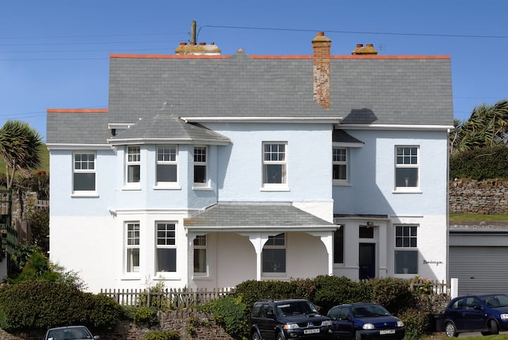 Amazing Beachside Property In Bude + Parking - Bude