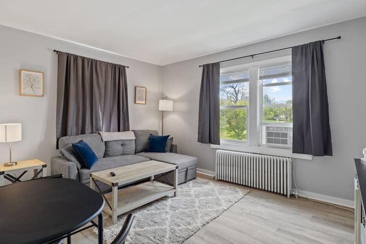 1 Bed 1 Bath - Perfect For Extended Stays - Terre Haute, IN