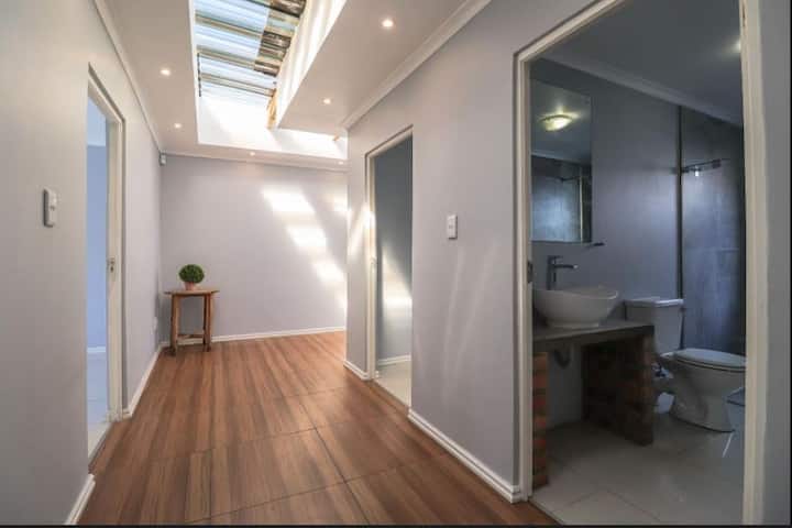 13 Bed House For Large Groups - Cape Town