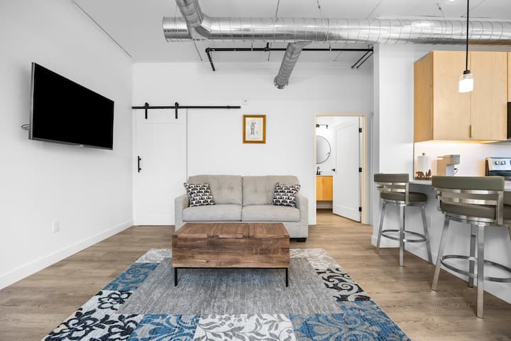 Hot Tubs I King Br I 3rd Floor I Near Dt Tc - Traverse City