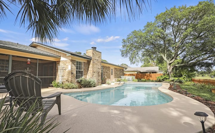 Pool Oasis At Blue Sky Golf Club - Jacksonville, FL