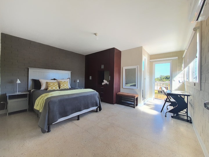 Private Studio W/ City Views | Workspace & Ac - San Salvador (El Salvador)