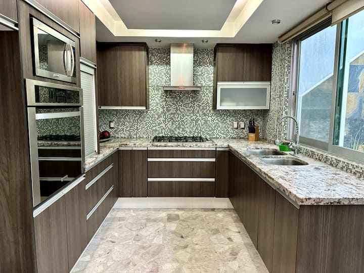 Casa Huasteca | Hospédate En El Corazón De Gdl - Zapopan