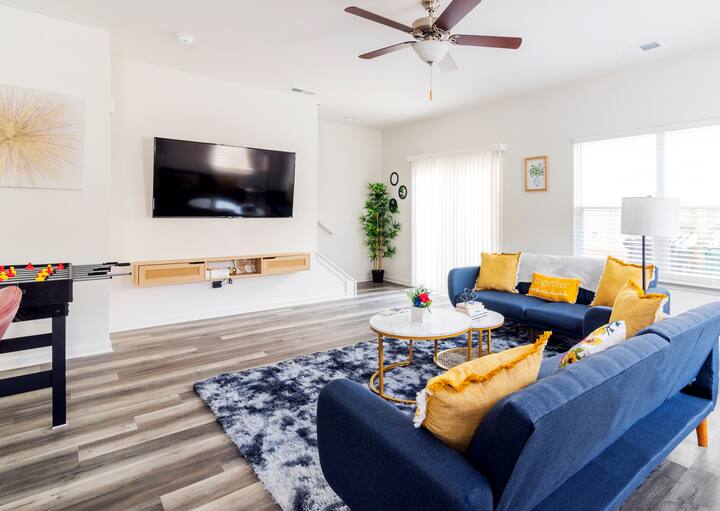 Chic Home 9 Min To Uptown W/hot Tub & Private Yard - Charlotte Douglas Airport (CLT)