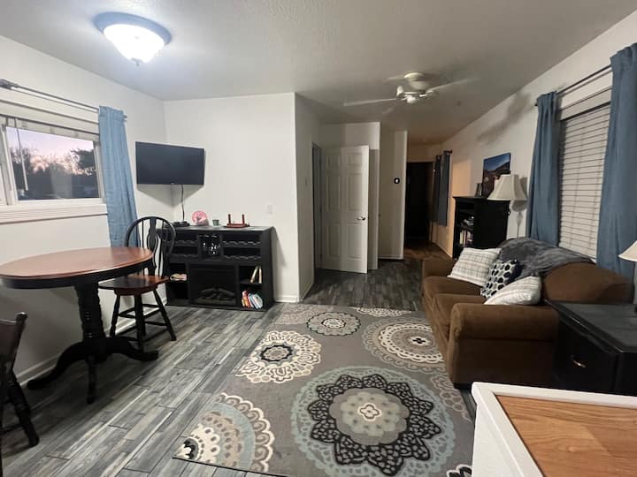Cozy, Bright Digs - Sheridan, WY