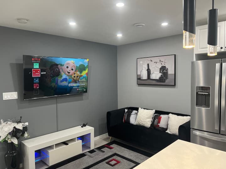 A Deluxe Oasis In Brighton - Saskatoon