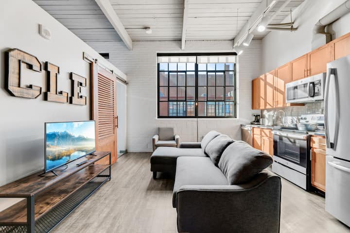 Downtown Loft | Luxe Mattress | Prking | Fast Wifi - 克里夫蘭