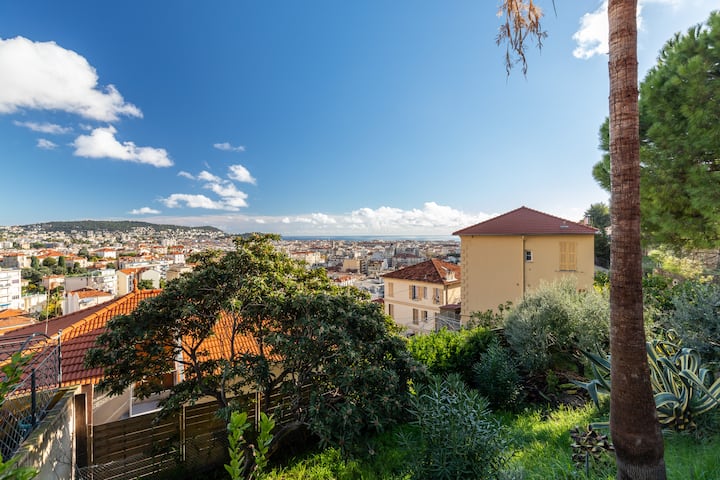 Splendide Villa Sur Les Hauteurs De Nice - Nice